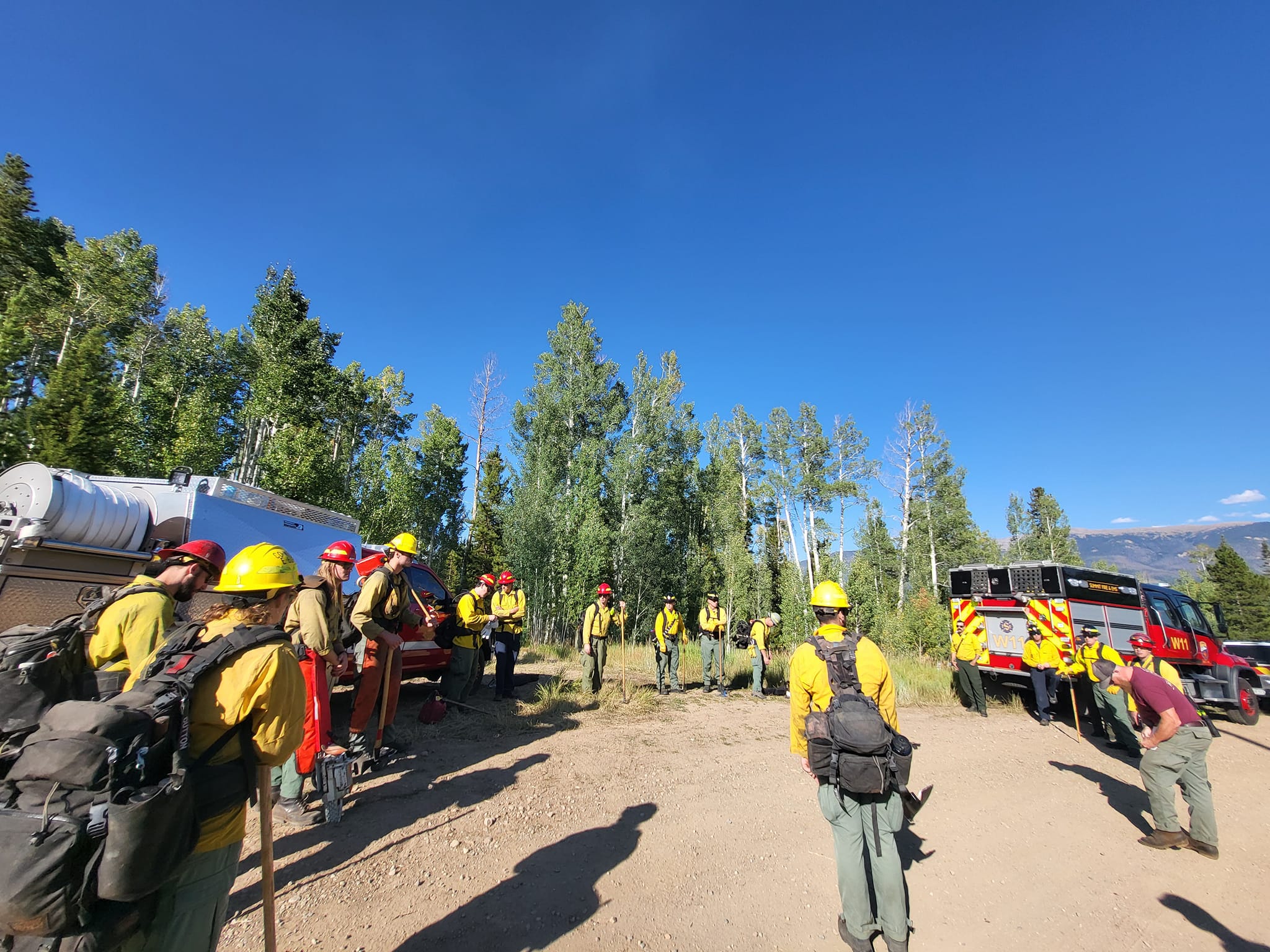 Fire crews ‘vigorously’ attacking small wildfire burning north of ...