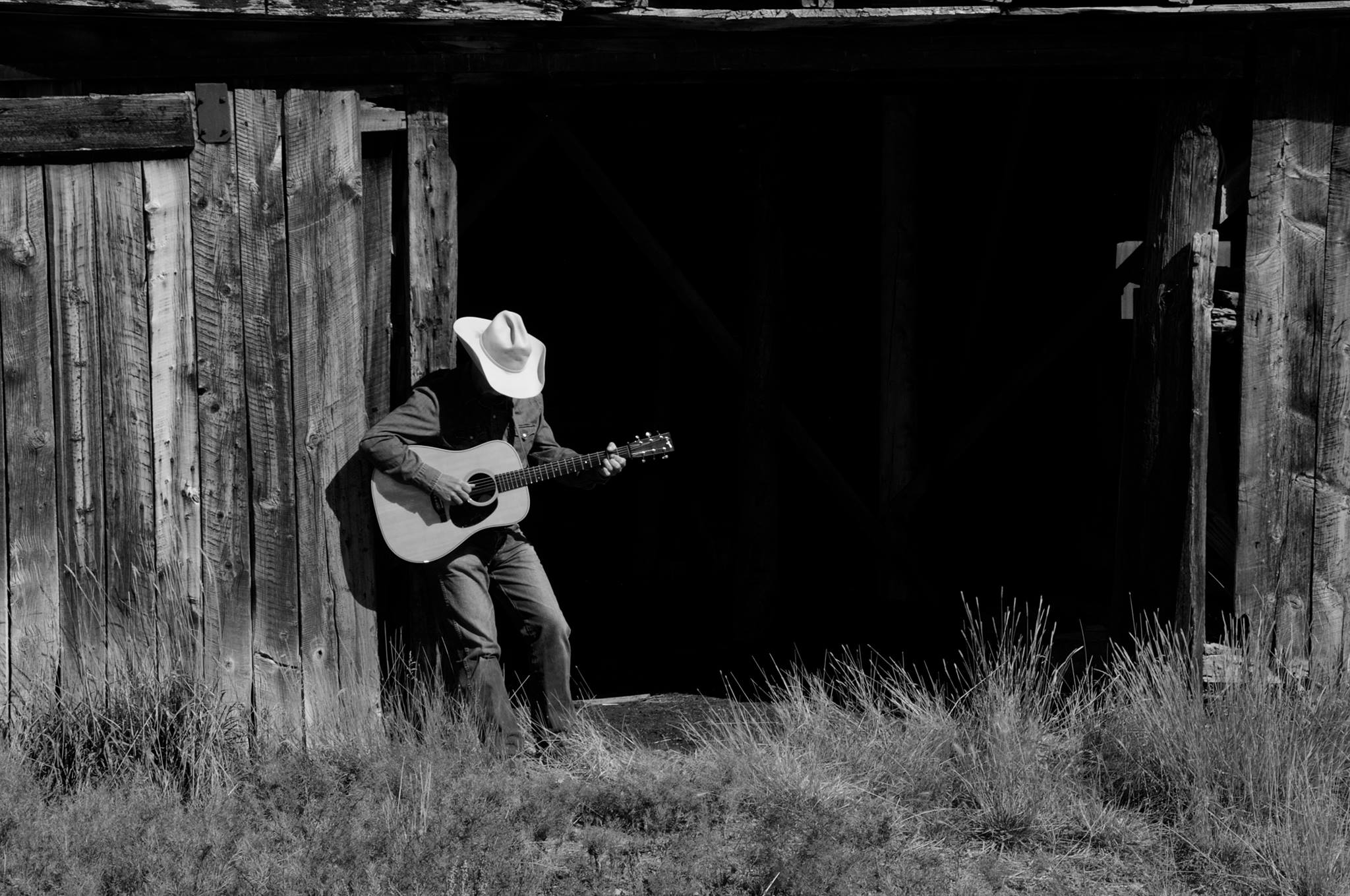 Après favorite Kenn Lee is on air today for Music At The Summit ...